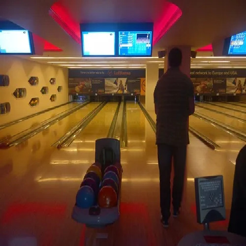 Bowling Alley Brunswick Gsx at 800000.00 INR in New Delhi | Indesigns ...