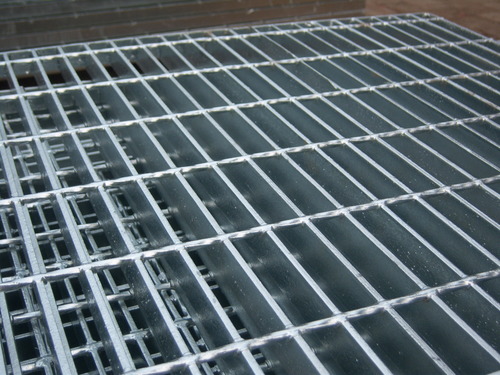 Rectangular Astm A 1011 30A 100Mm Pitch Commercial Steel Grating at ...