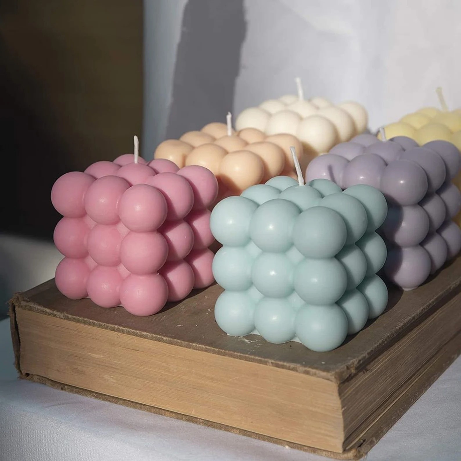 Scented Bubble Candle at 112.00 INR at Best Price in Haldwani, Uttarakhand | N.s Trader